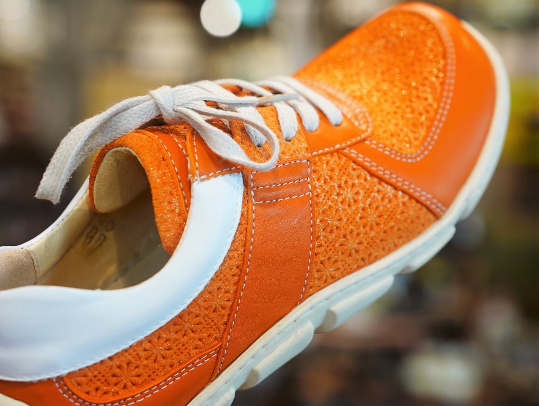 プロフェッショナルシューフィッティングのさか｜靴｜金沢市 ｜ 高いフィット感で人気のEJECT SHOESのスニーカー”FLIGHT” シリーズ